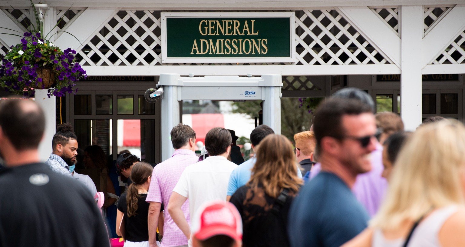Fans save on admission with advance purchase for Runhappy Travers Day ...